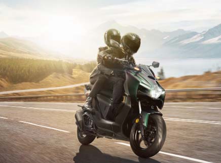 POŽIČAJ SI MA! Skúter Mamba 125i ABS SYM MMBCU | Minibikemania.sk